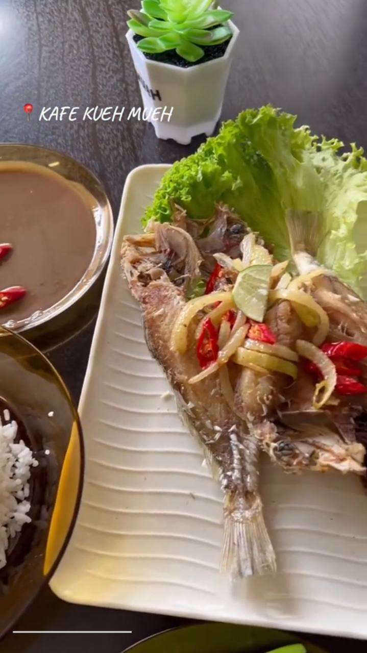 Kafe Kueh Mueh - Street Baby Pancake Gebu di Kuala Terengganu - Purple ...