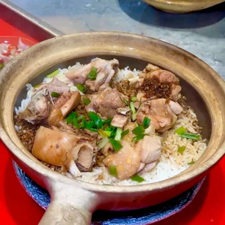Rasai Nasi Ayam Claypot Yang Dibuat Menggunakan Arang di Restoran Ahmad ...