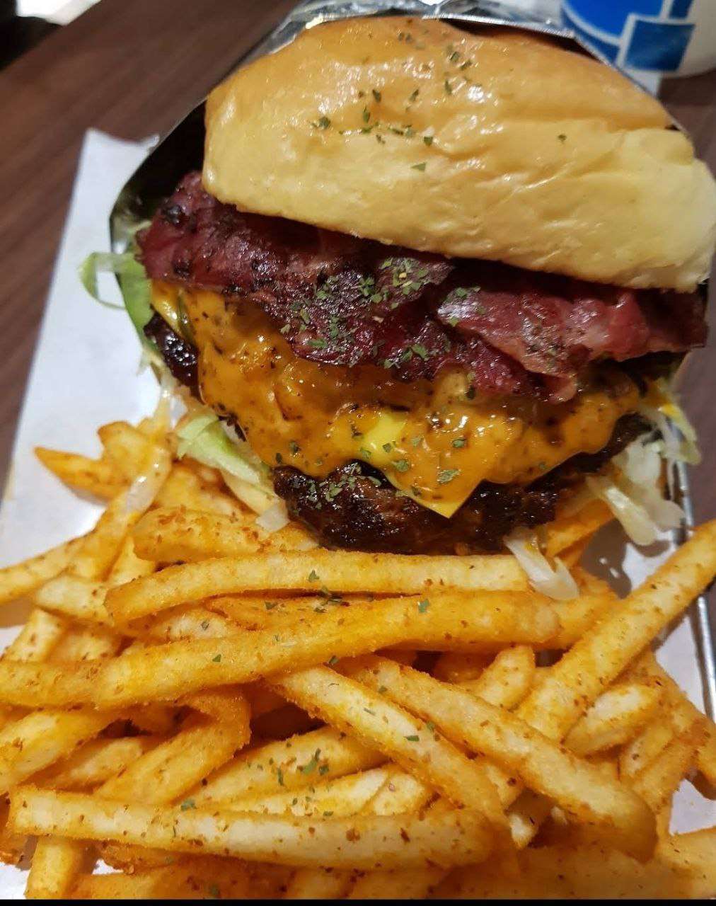 JNC Burger: Kenikmatan Burger Yang Memikat Hati di Bangi - Purple Durian